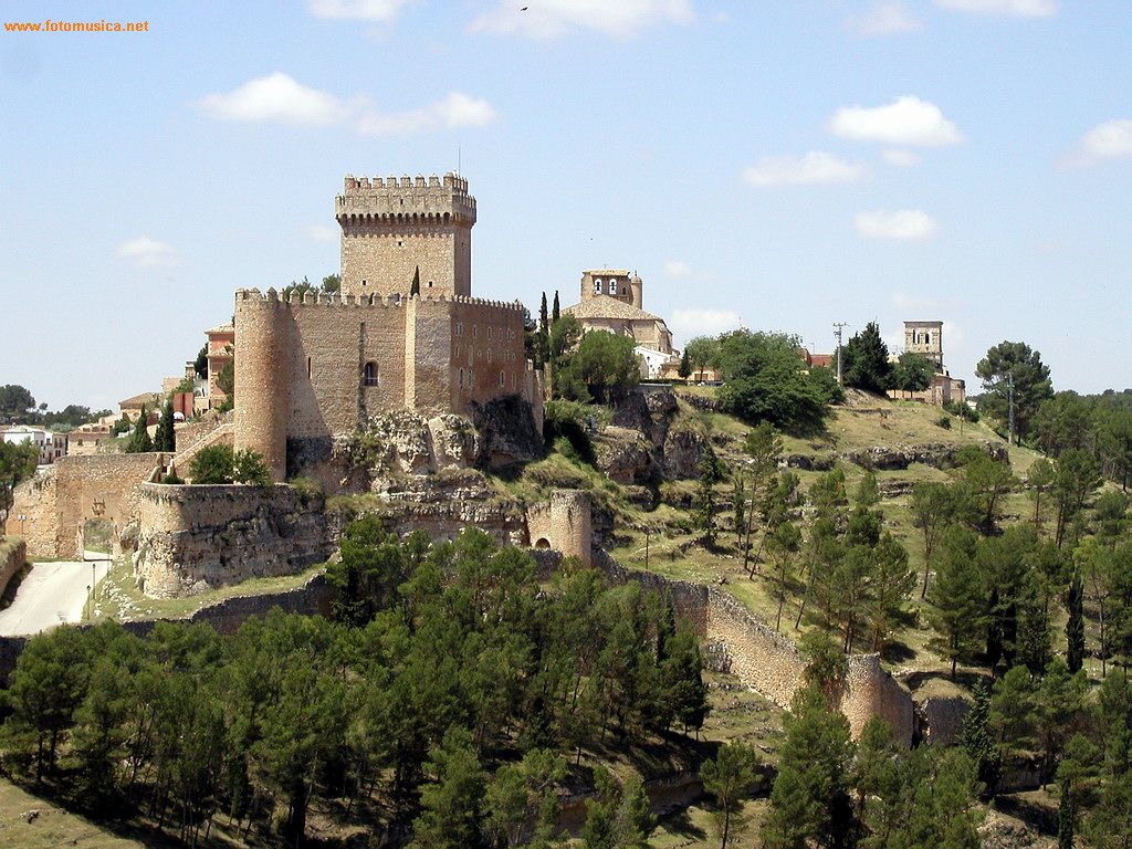 Castillo de Alarcón - Parador de turismo